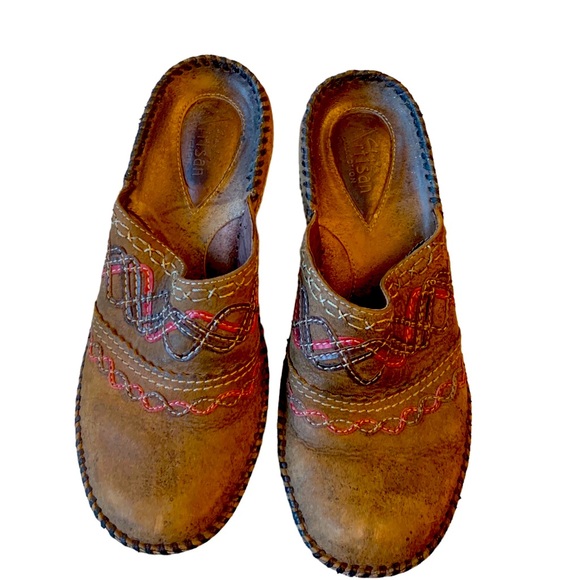 Clarks | Shoes | Clark Brown Leather Red Accent Mules 65 | Poshmark